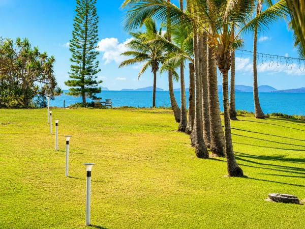 Between Two Blues - Yeppoon
