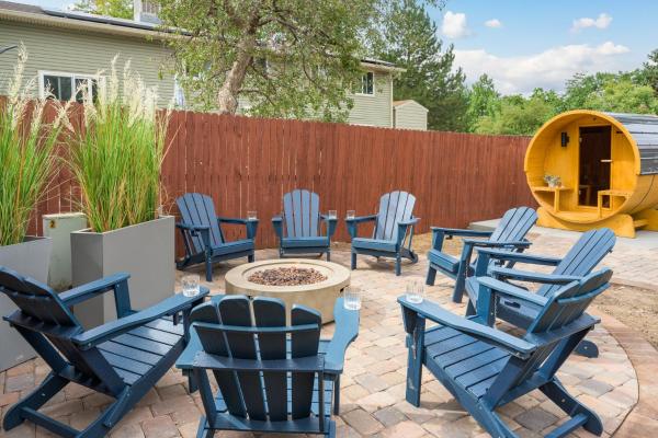 Reunion House, 5 King Beds, Hot Tub, Sauna , Mini Golf, Game Room - Westminster, CO