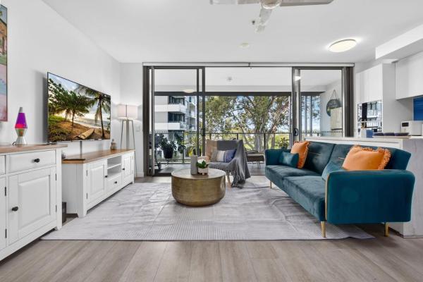 Gorgeous And Spacious 2br Beach Apt With Pool, Parking And Gym - Gold Coast
