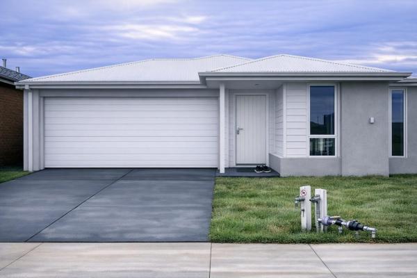 New 4 Bedroom House In Charlemont, Double Garage, 2 Bathrooms - Torquay