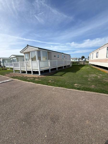 Lovely Caravan With Decking At Seabreeze Holiday Park In Hemsby Ref 78098sb - Caister-on-Sea