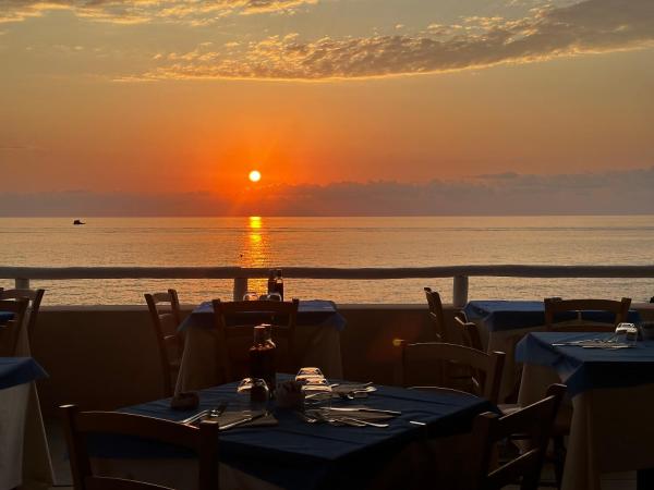 Hotel Villaggio Agrumeto Capo Vaticano - Direttamente Sul Mare - Tramonti Sulle Eolie - Italia