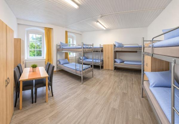 Nord Quartier Lunden - Helles Achtbettzimmer Mit Gemeinschaftsbad - E06 - Nordsee