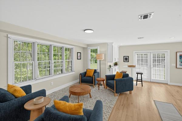 Enjoy Quiet Nights With A Fireplace In Bellport Home - Fire Island, NY
