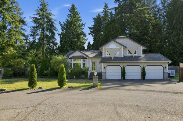 Pnw Home With Sundance Hot Tub Home - Puyallup, WA
