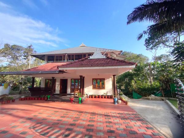 Villoonnickal Homestay - Munnar