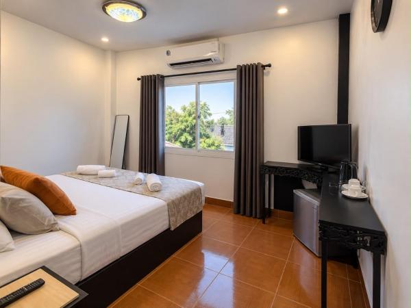 Tide Point Seafront 2-bedroom Residence With Large Terrace & Andaman Sea View - Phuket
