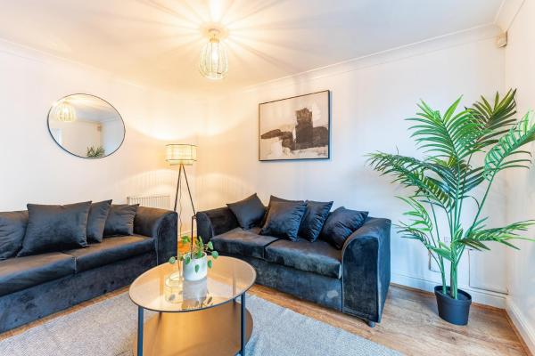 The Thorpe Residence - Staines-upon-Thames