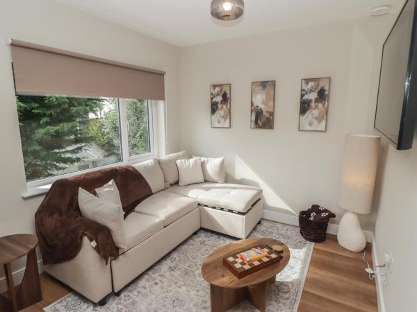 Flat 2 - Tenby