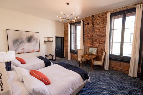 Speakeasy Room 6 Double Full - Nevada City, CA