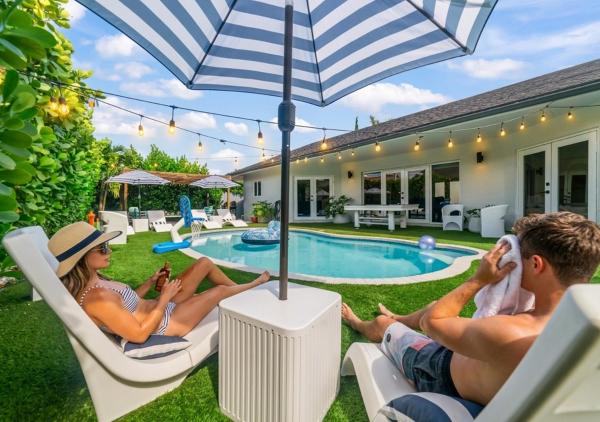 Breezy Oasis With Pooltable, Heated Pool, Golf & Gazeebo L29 - Kendall, FL