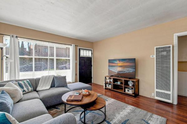 Beach Cottage Gem - 2blocks2 Beach, Parking, Cozy - Huntington Beach, CA