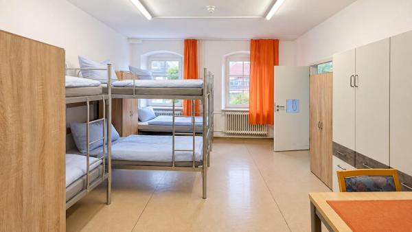 Nordquartier Lunden - Helles Sechsbettzimmer - E10 - Nordsee