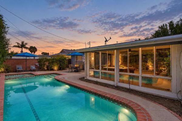 Longbeach Cottage - Pool, Spa, Games, 4miles2beach - Long Beach, CA