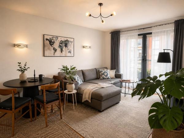 Luxurious Entire Guest House With Grand Living Space And Panoramic Balcony Views - Dublín
