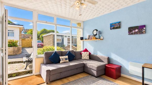 15 Bridal Mews - 2 Bedroom Chalet - Mumbles - The Mumbles