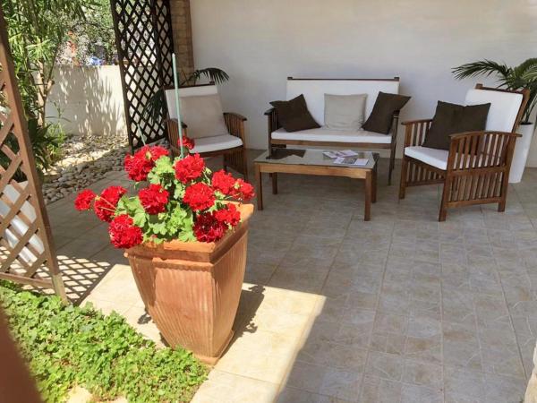 Welcoming Apartment In Novigrad, 40 M² With Peaceful Garden - Novigrad