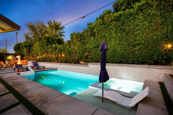 Navigate Stays La Quinta Estate Pool & Fire Pit - Palm Desert, CA