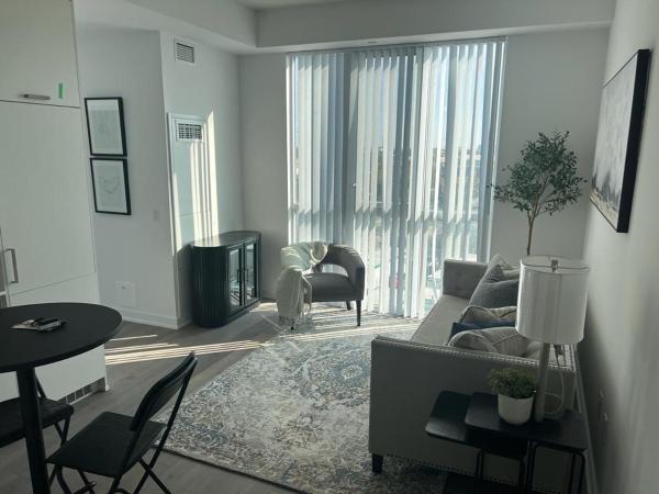 Luxury 2 Bedroom Condo Apartment - Vaughan