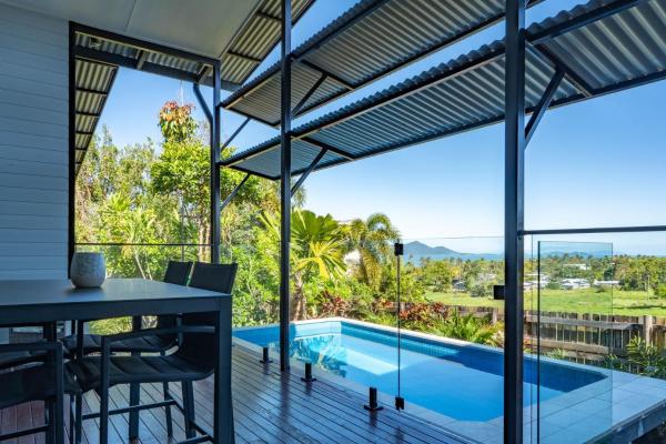 The Rise Dunk Island Views And Ocean Breeze - Mission Beach