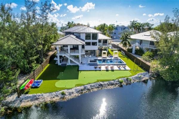 Waterfront Luxe Pool, Hot Tub, Theater, Games And More - Key Largo, FL