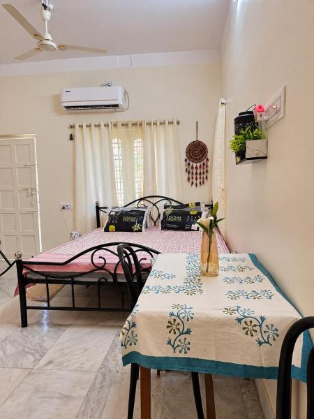 Serene Stay Near Visva-bharati , Cozy & Spacious - Santiniketan