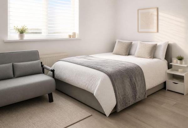 A Private Room In A Spacious House With Tv (Ii) - Wolverhampton