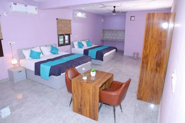 The Royal King - Manesar
