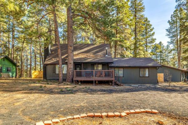 Fully Equipped Cabin With Fireplace And Grill For A Cozy Weekend In Flagstaff, Arizona - Flagstaff, AZ