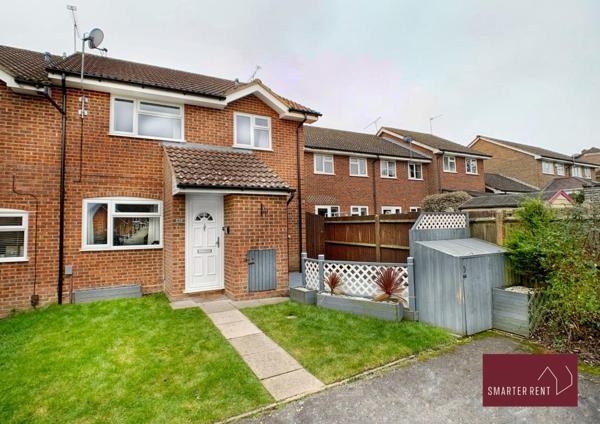 Yateley - Spacious 2 Bedroom House - Bracknell