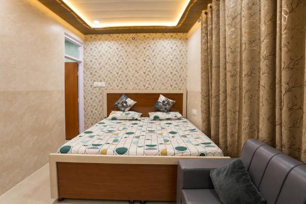 Stay Royal Pine Retreat At Kud Patnitop - Inde