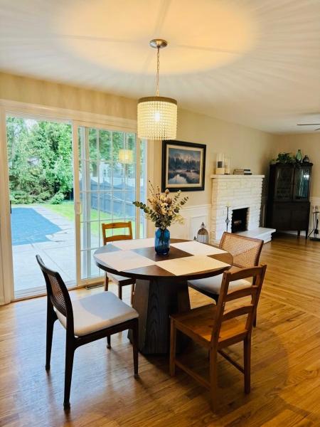 Flex-stay 3-bed Fully Furnished Home - Phoenix, NY