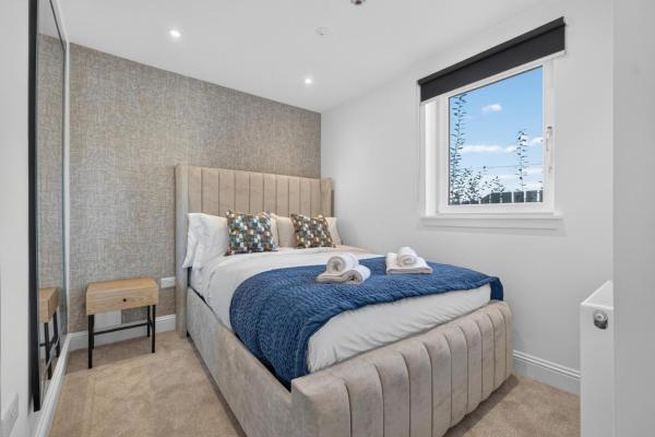 Aparthotel - Mix Of 1 & 2 Bed Private Suites With Parking - Millport
