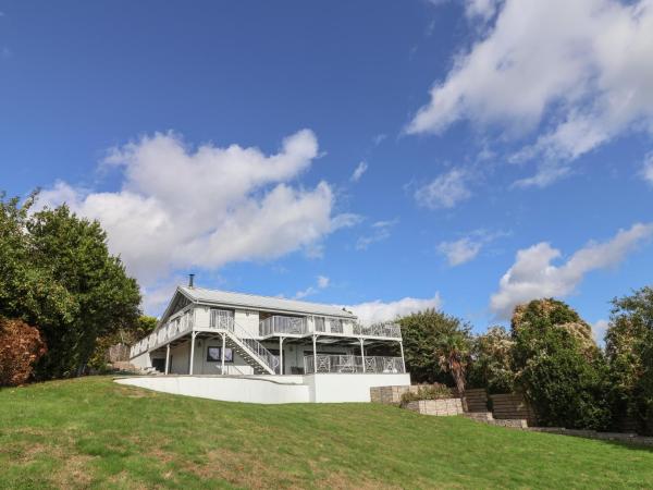 13 Downside Close - Charmouth