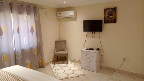 Chrisba Luxury - Freetown