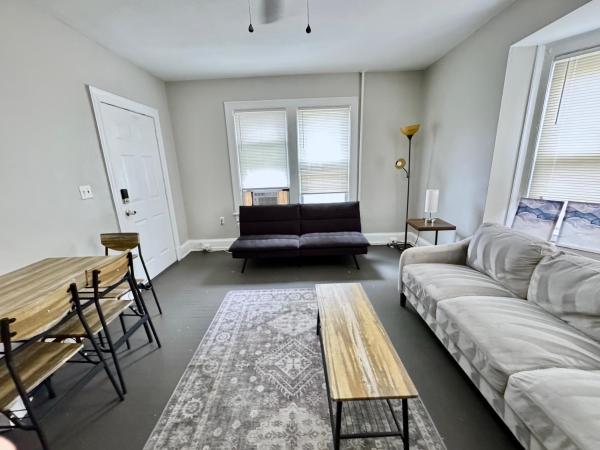 Beautiful Condo 2br With Parking Nice Location - Takoma Park, MD