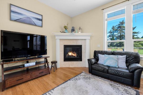 Ocean Getaway With Game Room, And Large Deck - Gearhart, OR