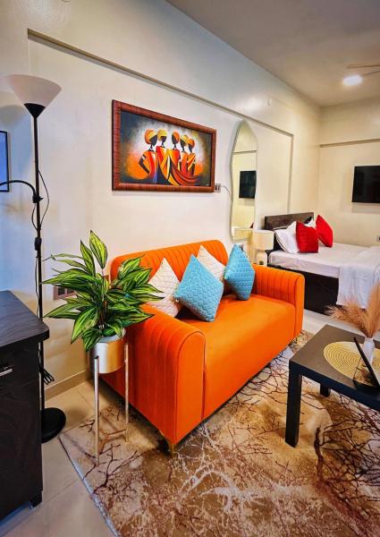 The Cozy Castle L Couple-friendly L Prime Location - Pune