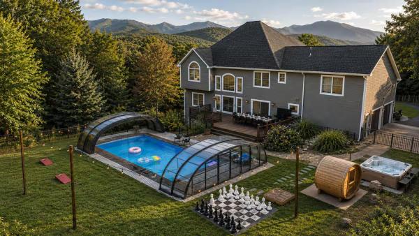 Spacious 6 Bedroom Home With A Heated Salt Water Pool, Theater & Game Room - Sierra Nevada