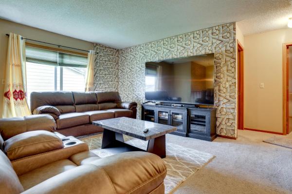 Explore The Twin Cities! Cozy & Spacious Retreat - Stillwater, MN