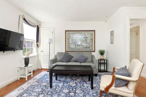 Sunporch Bungalow - Guilford Hills Wifi & Uncg - Lake Higgins
