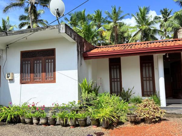 Silva's Place - Hikkaduwa