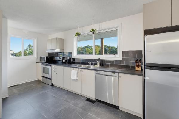 Renovated 3 Bedroom Home Near Ottawa And Gatineau Park - Gatineau