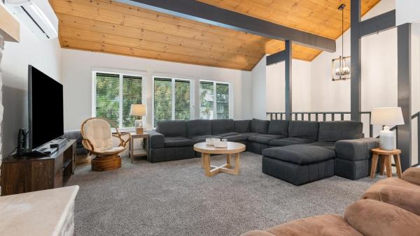 The Happy Camper Sleeps 10 Game Room And Bbq - Shaver Lake, CA