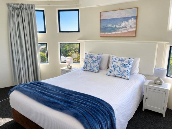 On Golden Beach | Oceanside View & Private Balcony - Golden Beach