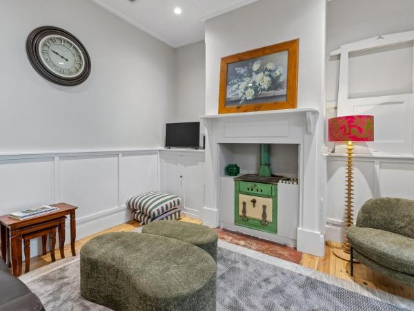 The Calton Bungalow - 3br Heritage Stay In Gawler - One Tree Hill