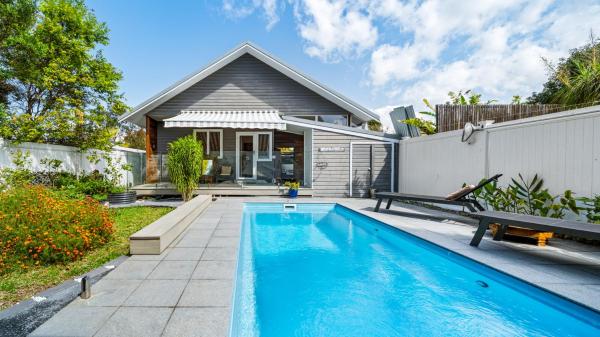 Mullum Oasis - Cute Cottage With Pool - Central - Ocean Shores