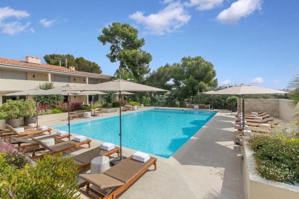 Domaine De Cocagne With Shared Pool - Saint-Laurent-du-Var