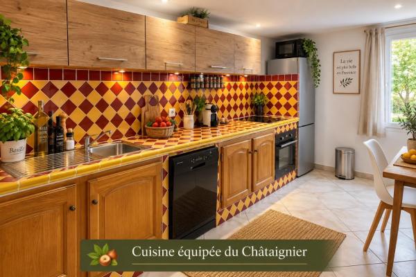 Vous Viendrez Vivre Ici , 3 Pièces Châtaignier Garage à Moto - Riez