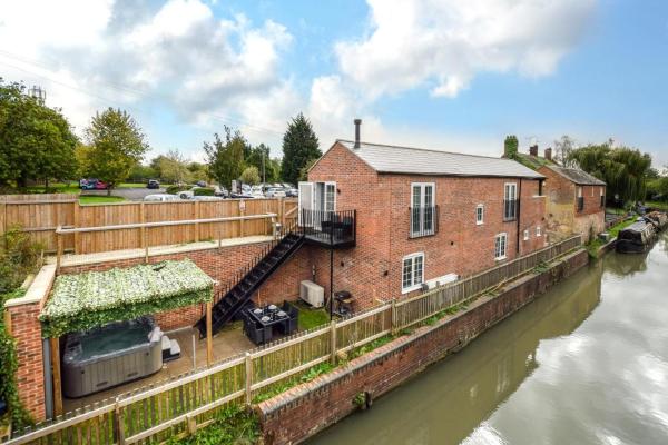 2 Bed In Rugby Oc-w32580 - Rugby